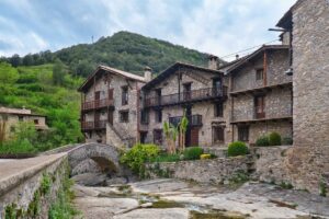 Qué ver en Beget (Girona) | El Pueblo medieval más bonito del Pirineo